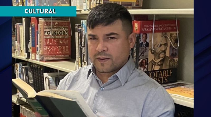 Iván Andía presenta libro "Los gallos del puerto" - Radio San Martín ...